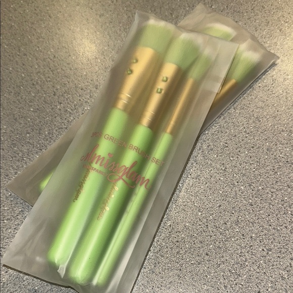 Slmissglam | Makeup | 3 Pc Green Brush Set Slmissglam | Poshmark